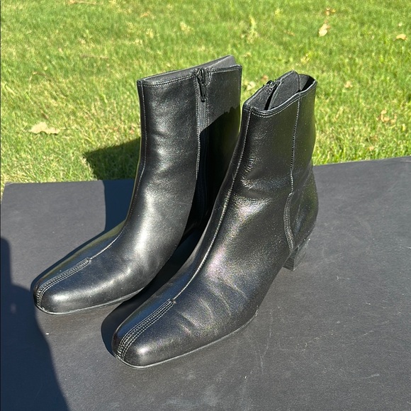 Munro | Shoes | Womens Munro Black Leather Ankle Boots | Poshmark